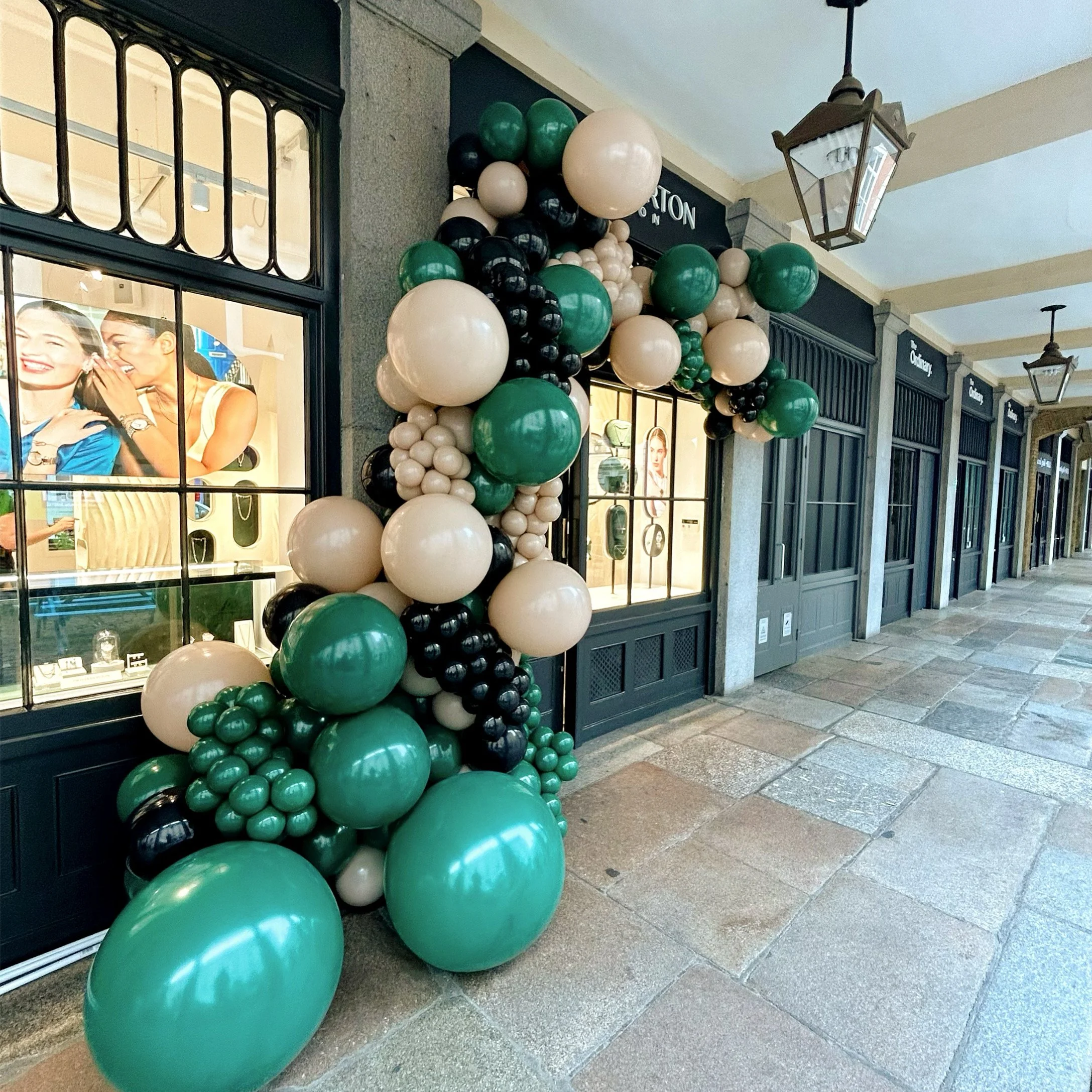 London Balloons - Balloon Arches, Columns, Walls & Corporate Installations